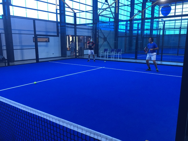 Playing padel with a clay or all-terrain sole? | Padel Magazine