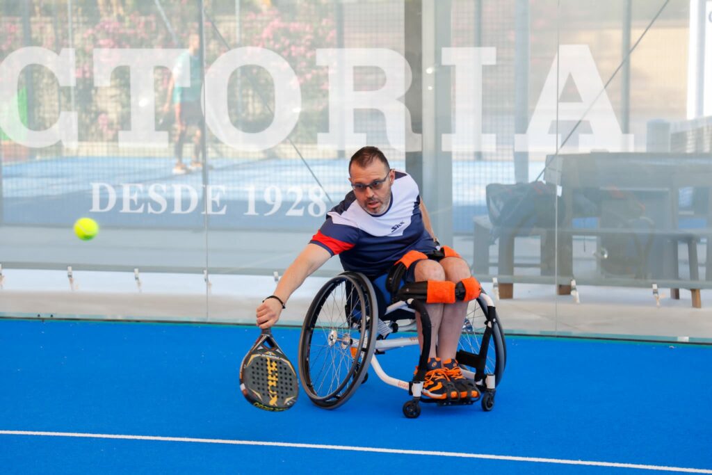 ¡Un torneo internacional de exhibición de sillón de pádel en Le Mans!