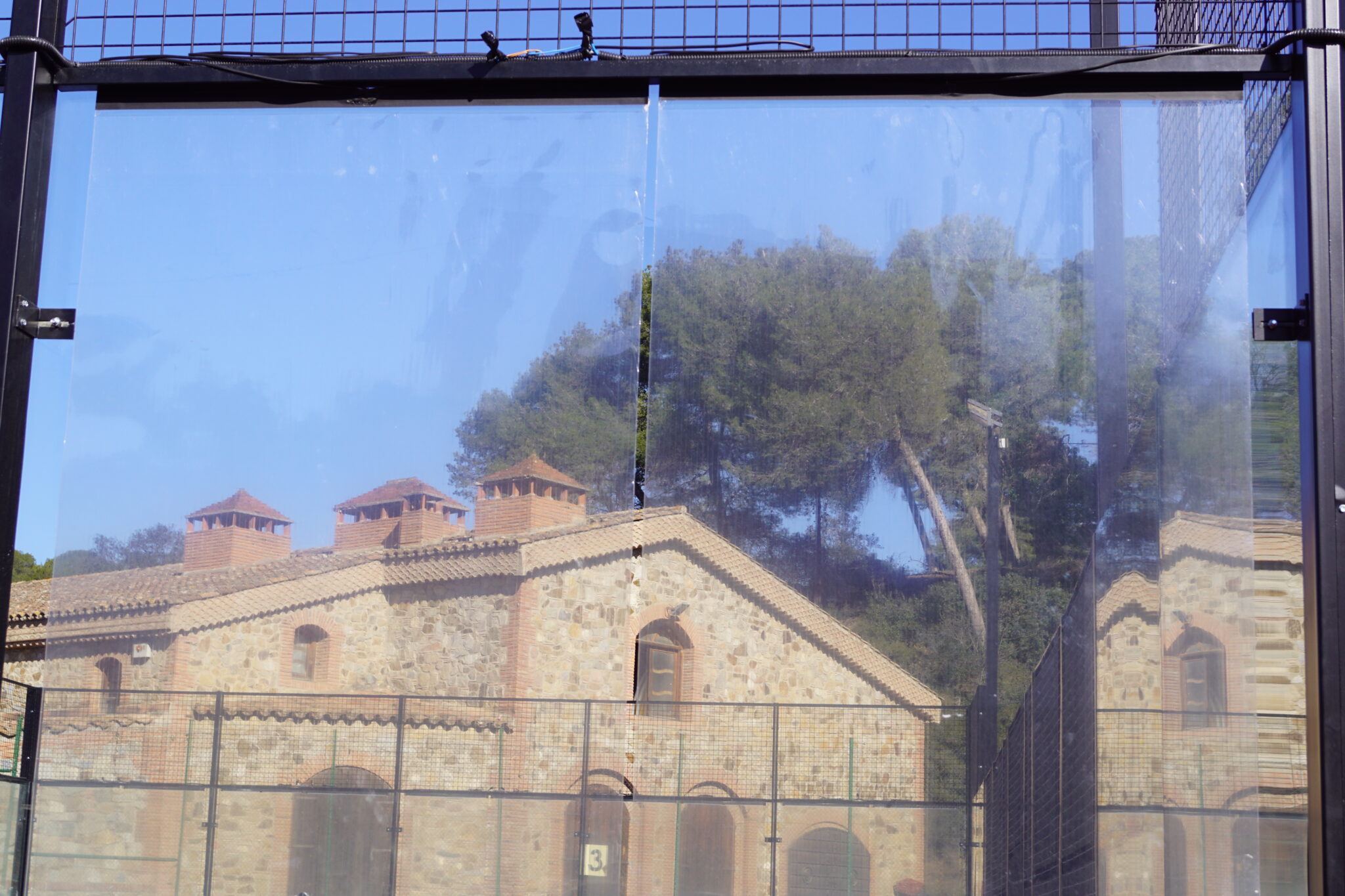 Technoglass: revolutionary anti-humidity technology | Padel Magazine