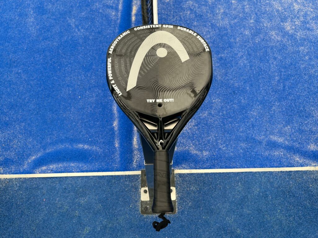 Head pulls out a racket with a single hole! | Padel Magazine