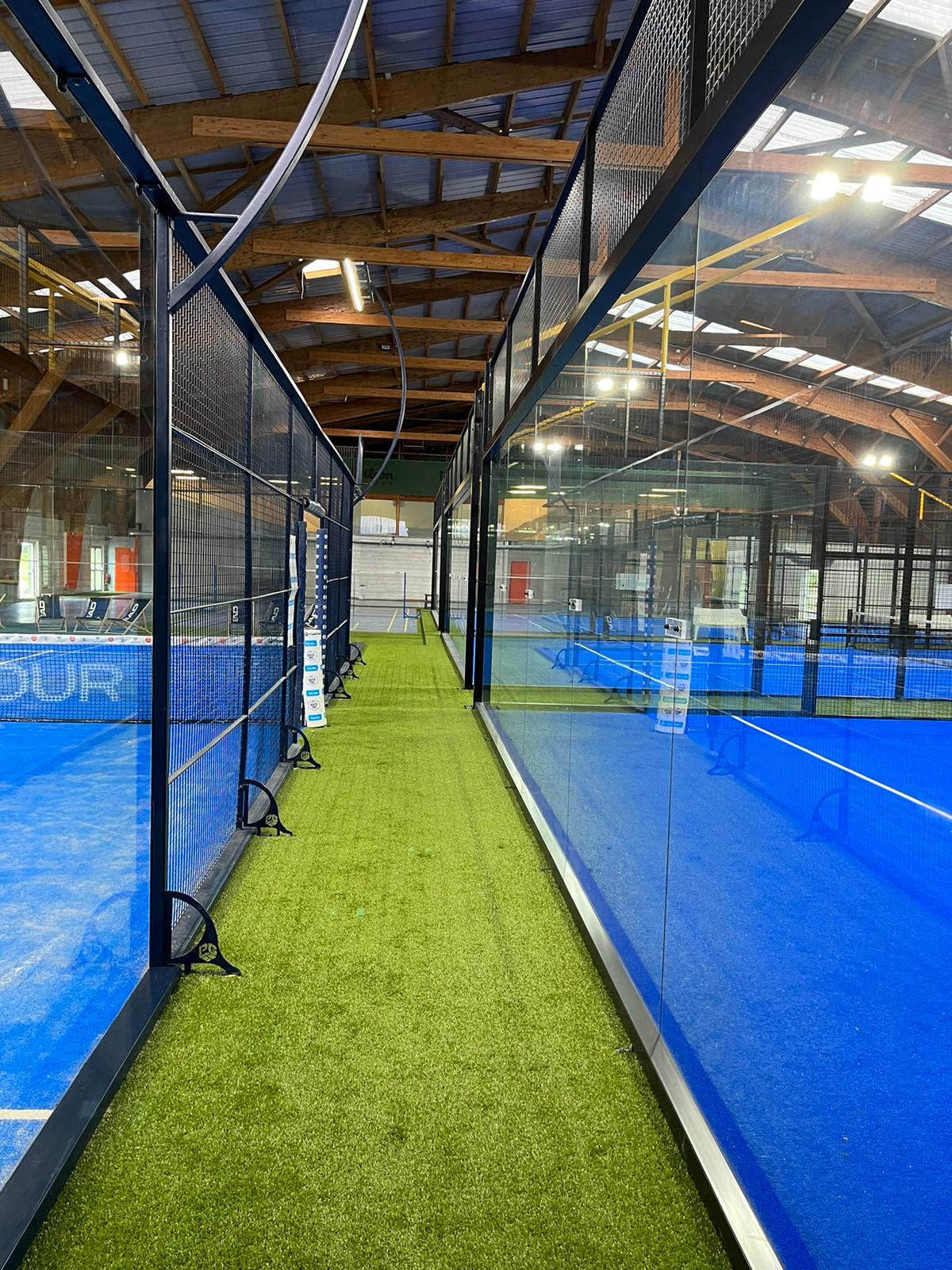 UrbanPadel Rennes : du padel mais aussi du foot, du squash, du badminton…