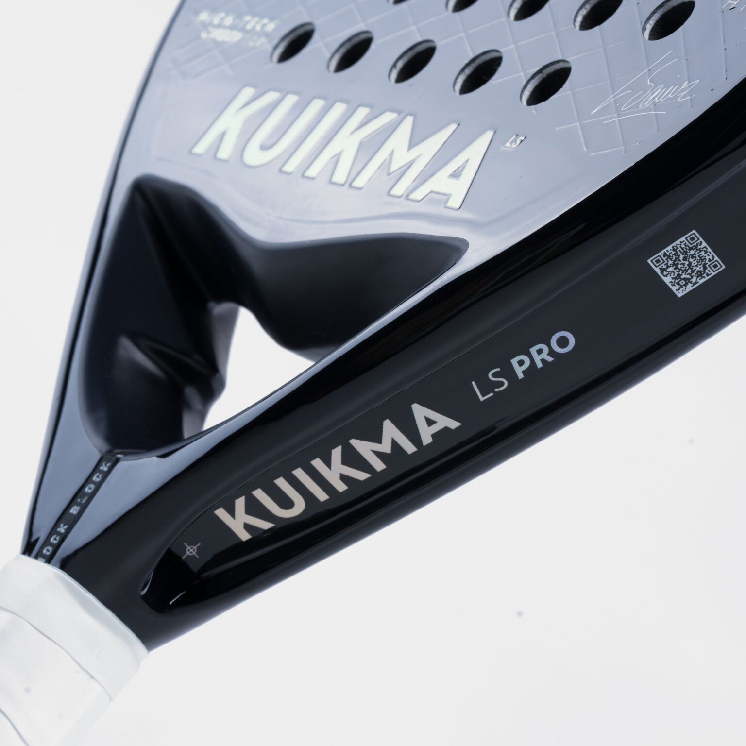 The official Kuikma LS and MS Pro palas of Madrid Premier Padel P1 2023 ...