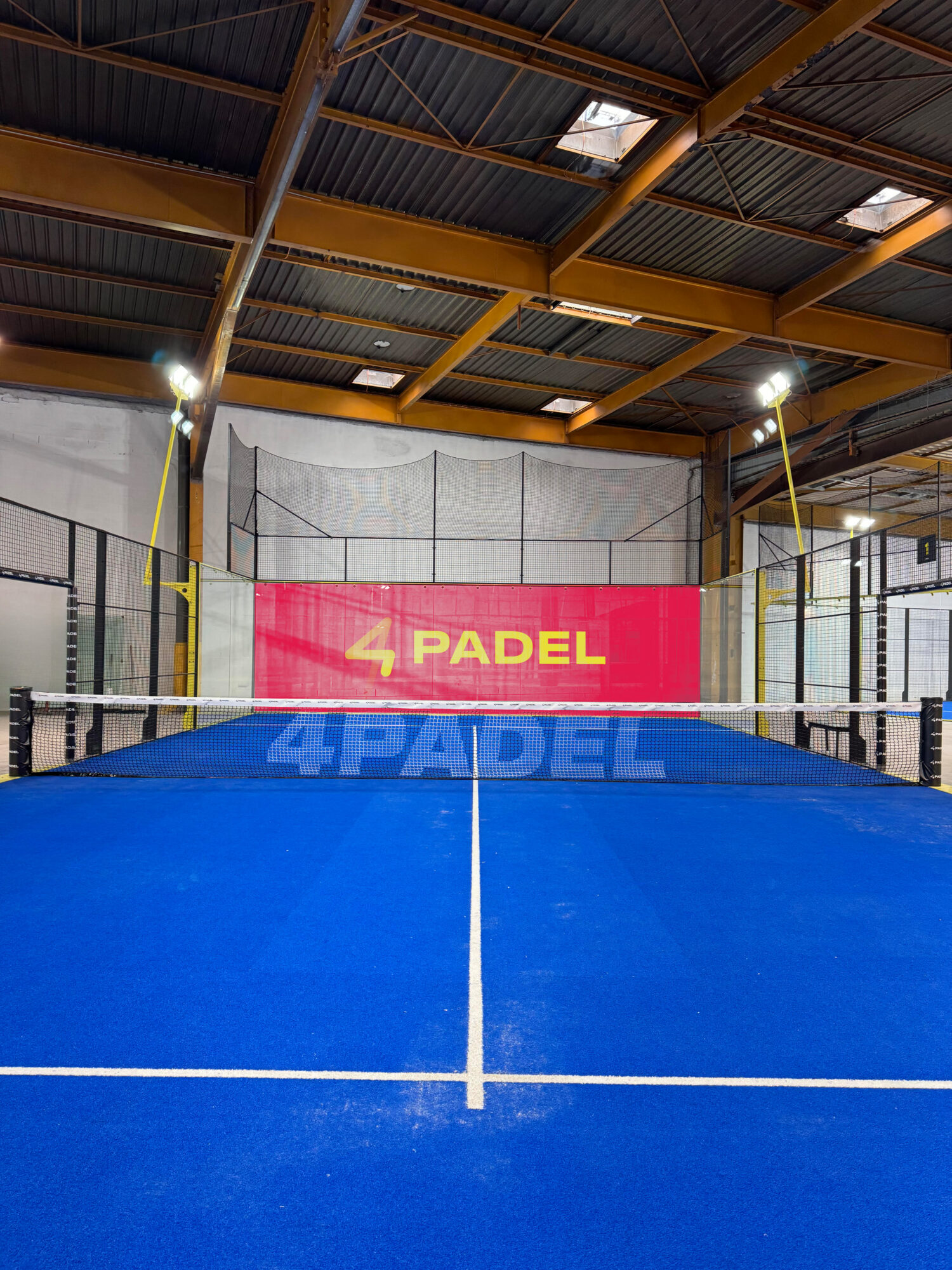 4Padel – Le nouveau centre de Rouen, avec 11 pistes, a ouvert ses ...